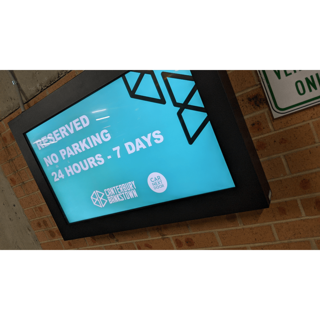 HOW TO MAKE YOUR DIGITAL SIGNAGE SCREEN LOOK LIKE A POSTER